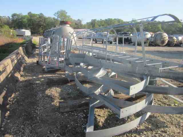 60 " Dia Tricor Metals 304L Stainless Steel Tray Columns | 17968 | New ...