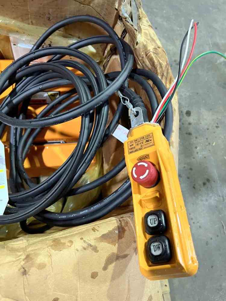 Accolift 4000 LBS Hoist | 19929 | New Used and Surplus Equipment ...