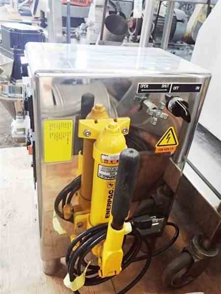 Vector TF-LABO Chilsonator / Roller Compactor | 13945 | New Used and ...