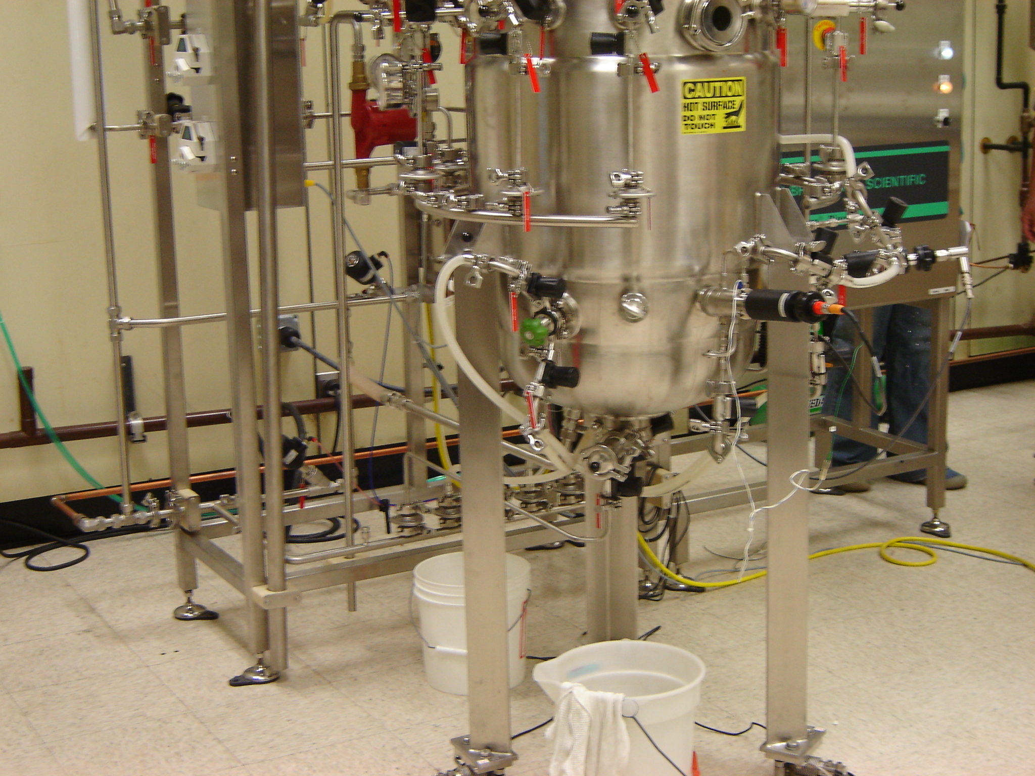 150 Liters New Brunswick Scientific Fermenter / Bioreactor | 4673 | New ...